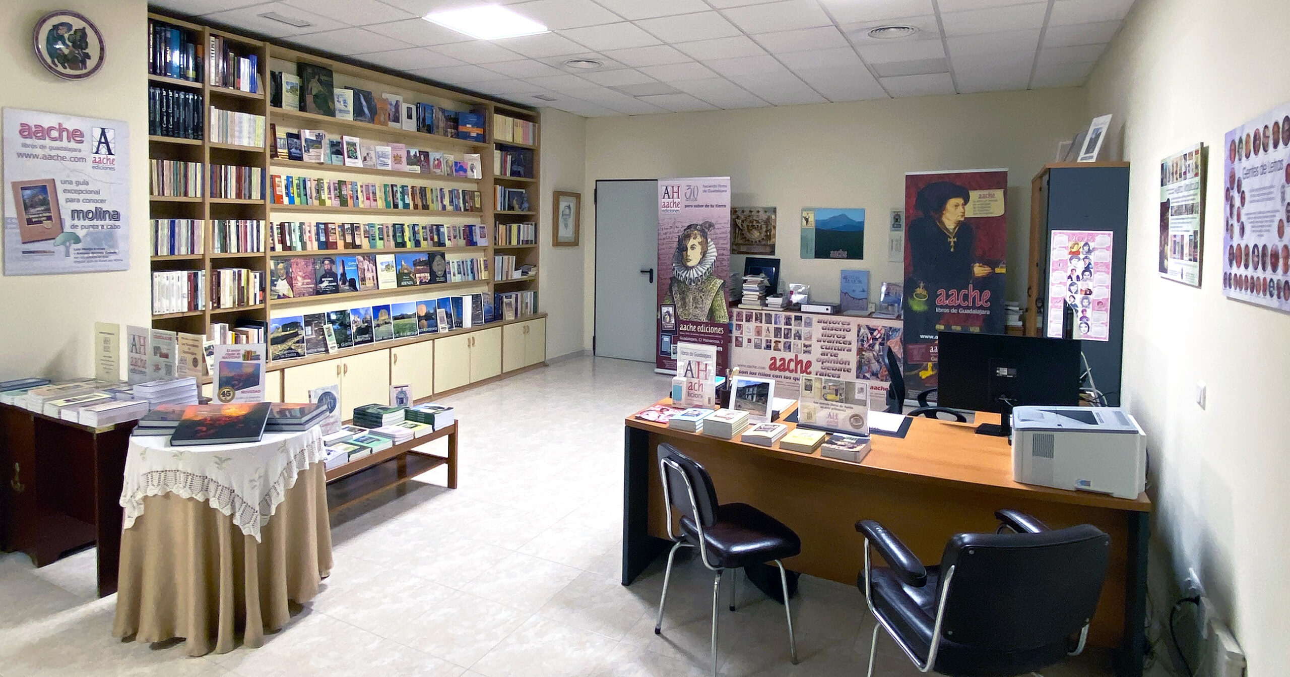 Aache es una libreria de Guadalajara que te ofrece cientos de títulos.